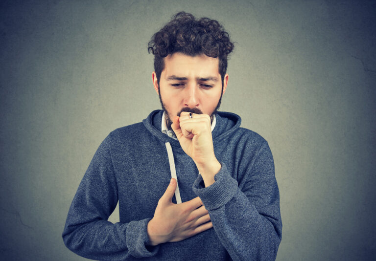 Bronchitis vs. Sinus Infection: A Comparison - HealthSurgeon - Healthy ...